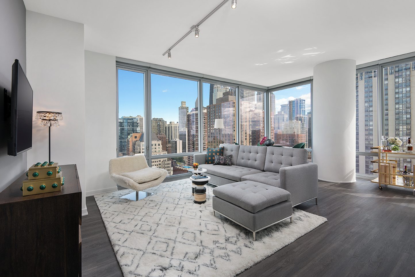 The Sinclair Chicago - Luxury Apartments - Fifield Companies